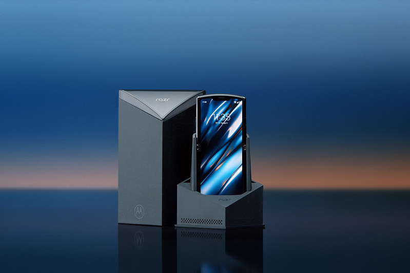 TIM presenta in esclusiva in Italia il Motorola Razr con eSIM - BitMat